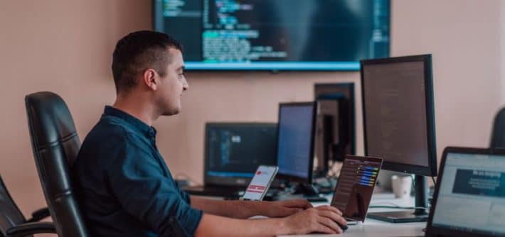 Software Developer Vs. Software Engineer: Decoding The Distinctions - Bestarion US